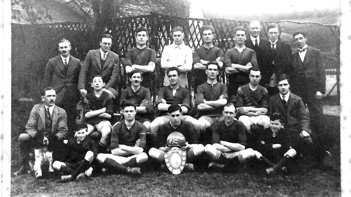 What can photo of 1926 league champions tell us about Farnham's famous ...